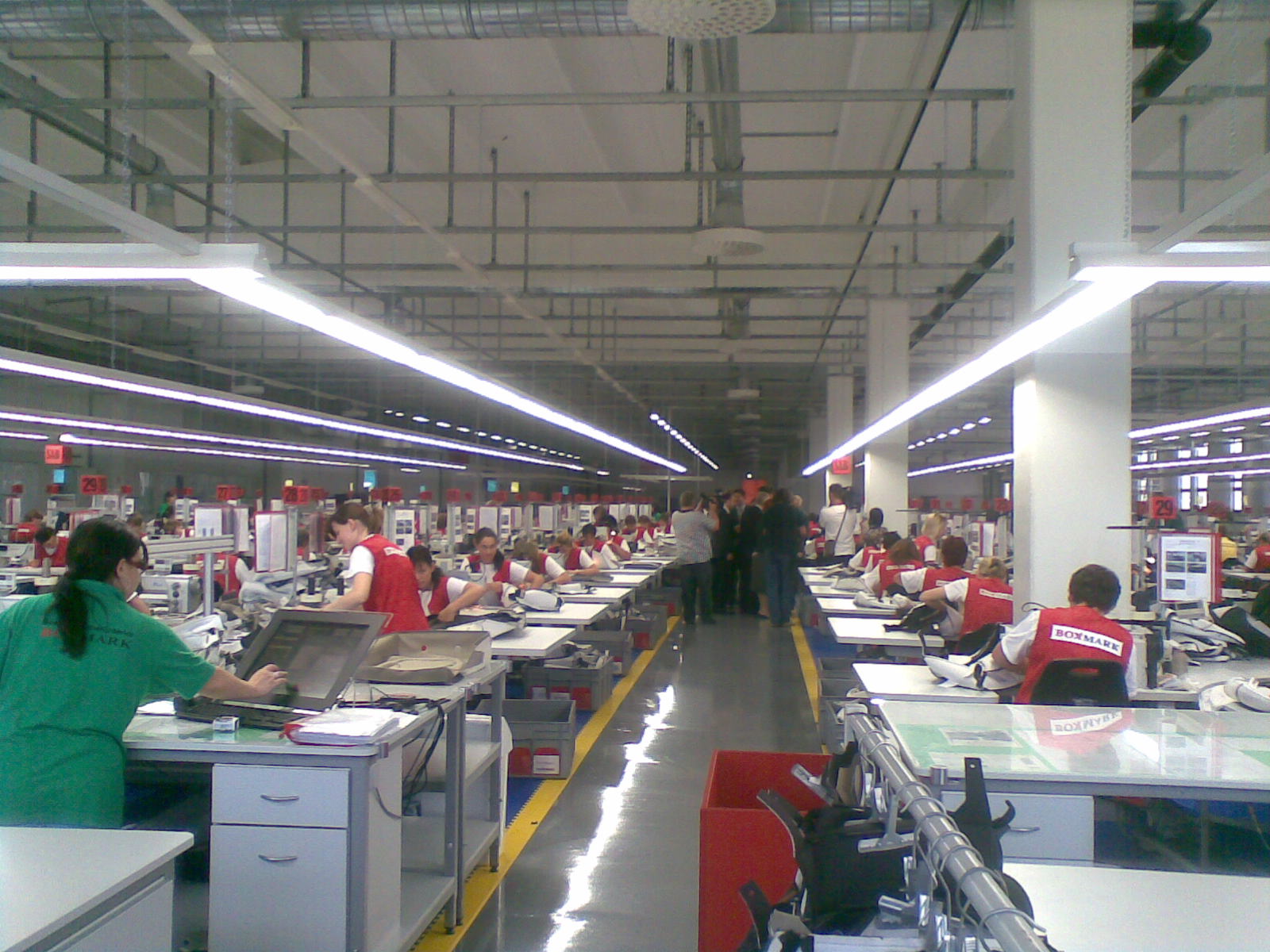 Teror nad radnicima Boxmarka – Radnički portal